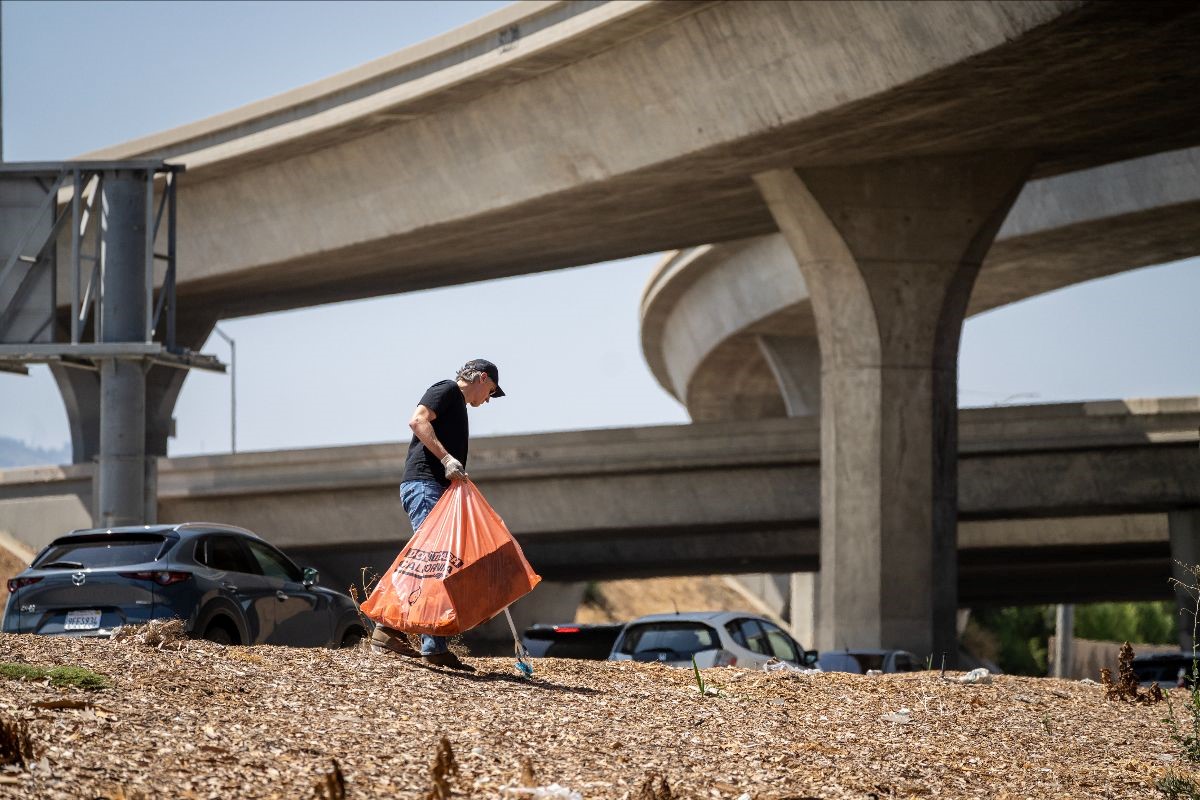 Gov. Gavin Newsom And That Weird L.A. Homeless Encampment Cleanup Photo ...